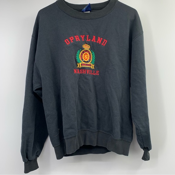Oarsman 913 | Tops | Vintage Opryland Hotel Sweatshirt Black Graphic ...